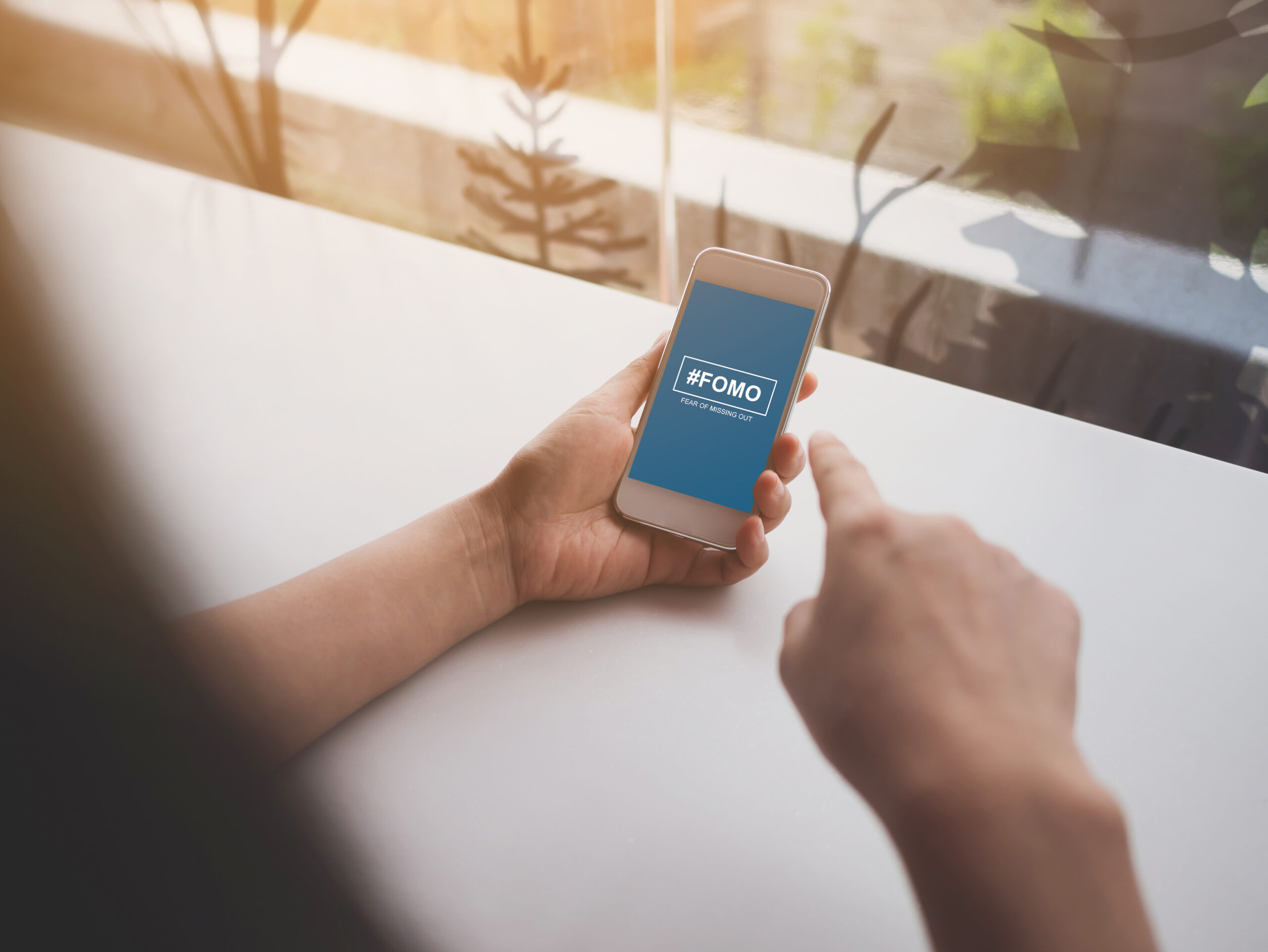 How to Deal With FOMO and Drink Responsibly - Own Your Limits